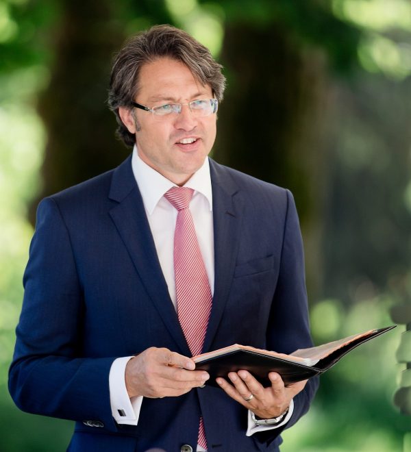 Freier Trauredner & freier Theologe Christian Binder aus München&Bayern