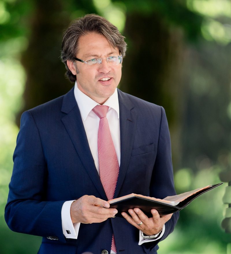 Freier Trauredner & freier Theologe Christian Binder aus München&Bayern